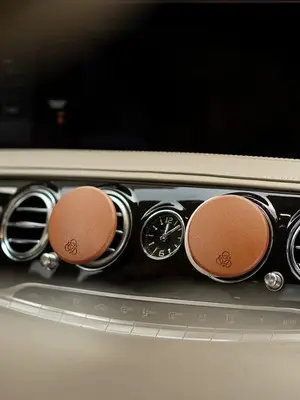 DELFINO Freesia Camel Lambskin Car Diffuser And Insert