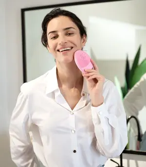 Foreo Luna 4 Plus Facial Cleansing Brush For Normal Skin