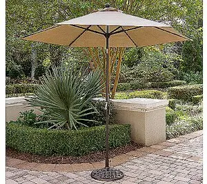 HANOVER Traditions 9' Tilting Umbrella