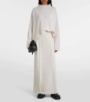LISA YANG Sandy Cashmere Turtleneck Sweater