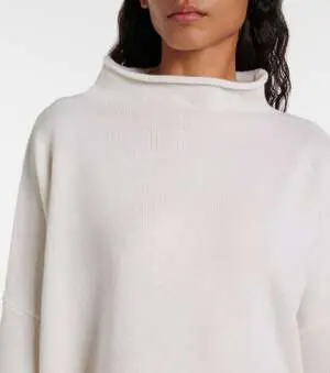 LISA YANG Sandy Cashmere Turtleneck Sweater