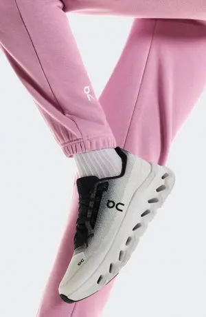 On Club Relaxed Fit Sweatpants - Sakura