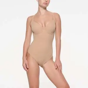 SKIMS Fits Everybody Back Smoothing Brief Bodysuit Clay