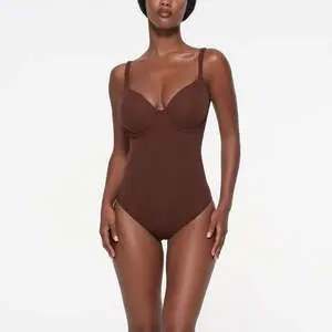 SKIMS Fits Everybody Back Smoothing Brief Bodysuit Cocoa