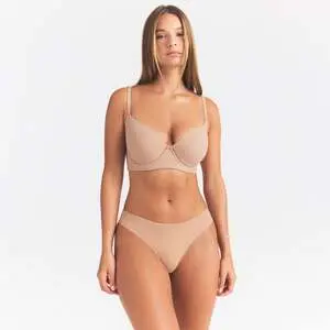 SKIMS Back Smoothing Full Coverage Bra | Light Neutral | | Fits Everybody - Clay