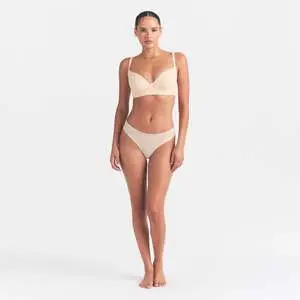 SKIMS Back Smoothing Full Coverage Bra | Medium Neutral | | Fits Everybody - Sand
