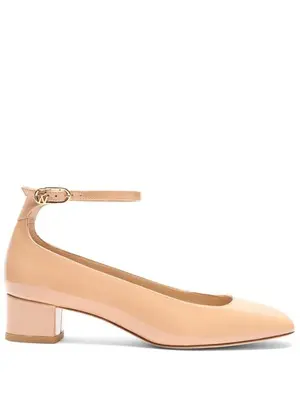 STUART WEITZMAN 35mm Jane Pumps