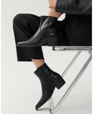 VAGABOND SHOEMAKERS Kelsey Pointed Toe Block Heel Ankle Boots - Black