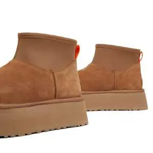 UGG Classic Mini Dipper Boots - Chestnut