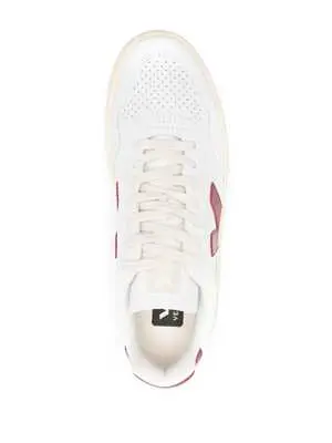 VEJA V-90 Sneakers