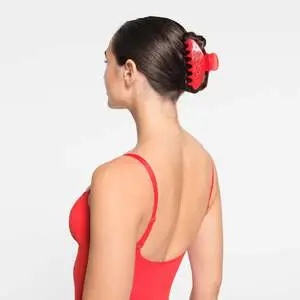 SKIMS Claw Clip Ruby
