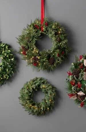 BALSAM HILL Balsam Fir Pre Lit Wreath