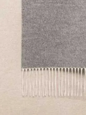 D4.0 Fringed Blanket