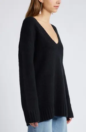 OPEN EDIT Oversized V-neck Sweater