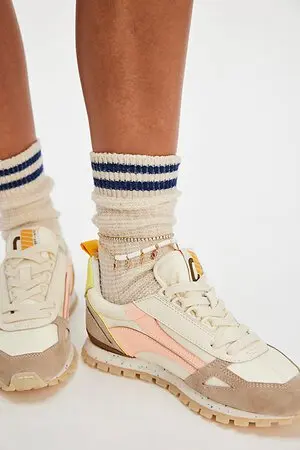 Oncept Toronto Low-top Sneakers - Electric Peach