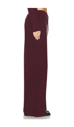SEROYA Camila Wide Leg Sweatpant