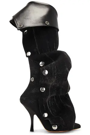 Y/project Snap Boots - Black Vertical Whiskers