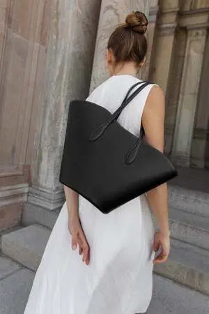 LIFFNER Tulip Shoulder Bag