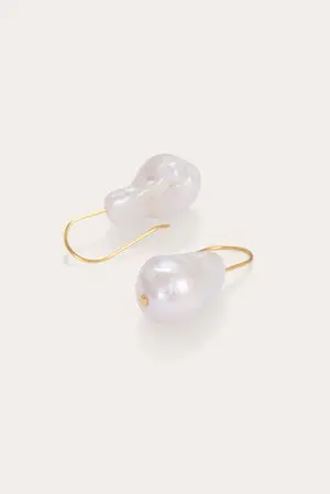 LIFFNER Minimalist Baroque Pearl Earrings