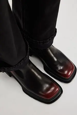 Dr. Martens Maybole Chelsea Boots - Black/cherry