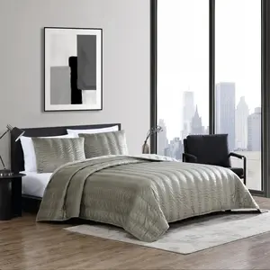 Vera Wang Velvet Linear Stitch 3 Piece Quilt Set, King - Silver Leaf