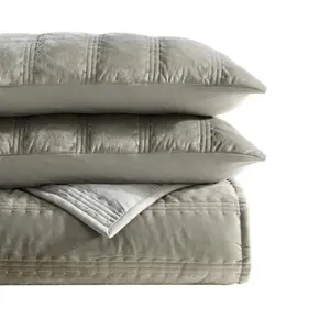 Vera Wang Velvet Linear Stitch 3 Piece Quilt Set, King - Silver Leaf