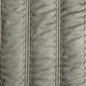 Vera Wang Velvet Linear Stitch 3 Piece Quilt Set, King - Silver Leaf