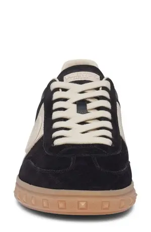 Valentino Garavani Upvillage Low Top Sneakers - Black Multi