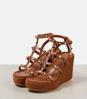 Valentino Garavani Rockstud Torchon 95 Leather Espadrille Wedges - Brown