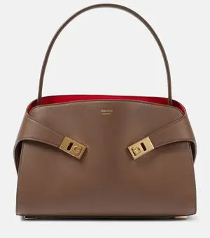 FERRAGAMO Hug Medium Leather Shoulder Bag - Red