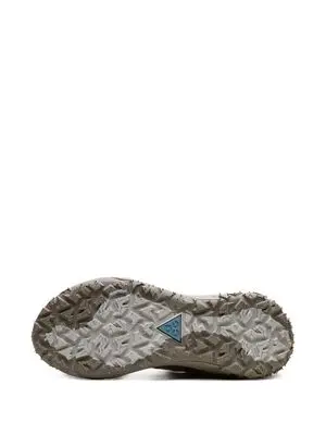 Nike Mountain Fly 2 Low Sneakers - Neutrals