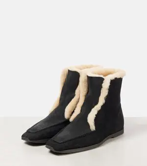 TOTEME Shearling-lined Leather Ankle Boots - Black