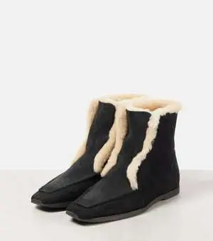 TOTEME Shearling-lined Leather Ankle Boots - Black
