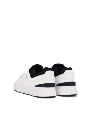 On The Roger Advantage Sneakers - White & Midnight
