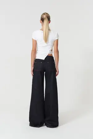 JENDUE Davidson Wide Leg Jeans With Contrast Stitching And Cutout Detail