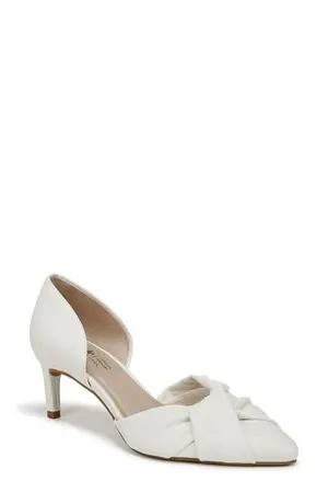 Knot Detailing Pumps