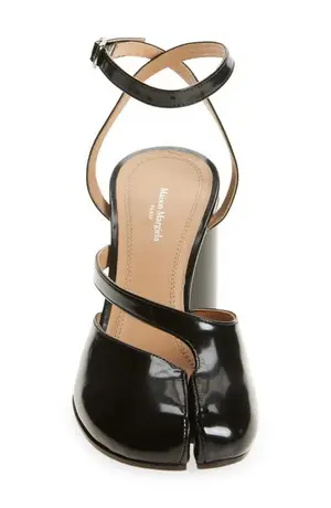 MAISON MARGIELA Tabi Ankle Strap Pumps - Black