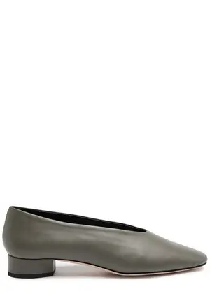 AeydĒ Delia 30 Leather Pumps