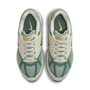 Nike Pegasus 2005 Athletic Shoes