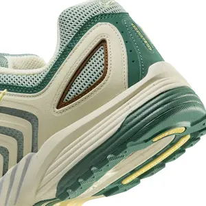 Nike Pegasus 2005 Athletic Shoes