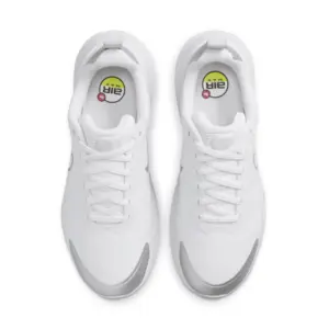 Nike Air Max Nuaxis Sneakers