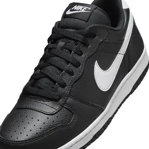 Nike Low Top Sneakers