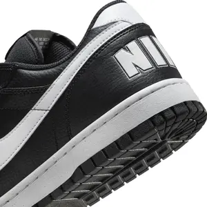 Nike Low Top Sneakers