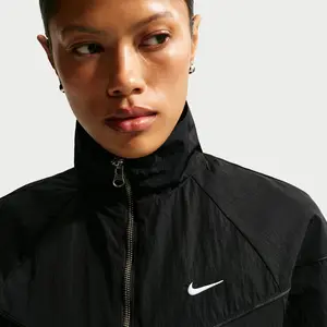 Nike Windrunner Loose Uv Woven Full-zip Jacket
