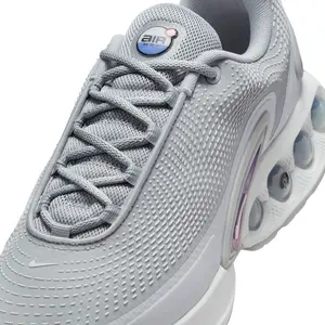 Nike Max Dn Sneakers
