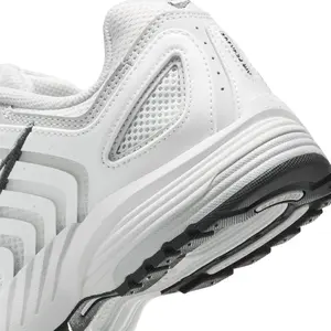 Nike Air Pegasus 2005 Sneakers - White