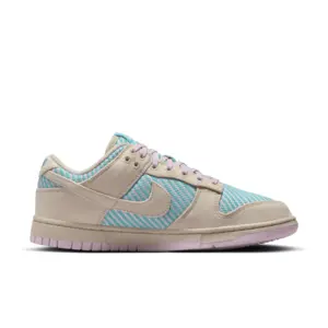 Nike Dunk Low Sneakers