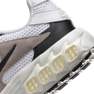Nike Zoom Fire Sneakers - White
