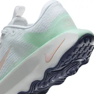 Nike Motiva Walking Shoes - White