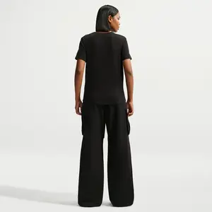 Nike Sportswear Club Essentials T-shirt - Black